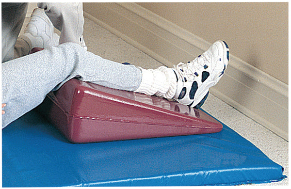 Tumble Forms Valu-Line wedge 8x24x28 inch - FE-30-3185 – Medute